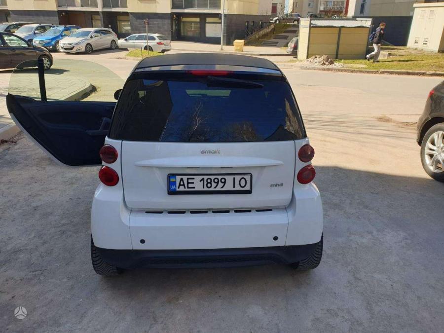 White Smart Fortwo 2013 in Vilnius, with an engine capacity of 1.00 L and mileage of 155 thousand km for 3500 €, photo 4 on AUTOMOTO.COM.LV