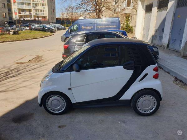 White Smart Fortwo 2013 in Vilnius, with an engine capacity of 1.00 L and mileage of 155 thousand km for 3500 €, photo 4 on AUTOMOTO.COM.LV