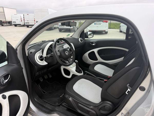 Smart Fortwo 2015 KlaipÄda vietnÄ Balts Smart Fortwo 2015 KlaipÄda, ar dzinÄja tilpumu 1.00 L un nobraukumu 97 tÅ«kst. km par 5900 ā¬, foto 7 vietnÄ AUTOMOTO.COM.LV