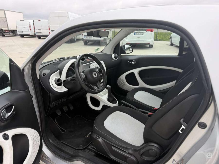 Balts Smart Fortwo 2015 Klaipėda, ar dzinēja tilpumu 1.00 L un nobraukumu 97 tūkst. km par 5900 €, foto 7 vietnē AUTOMOTO.COM.LV
