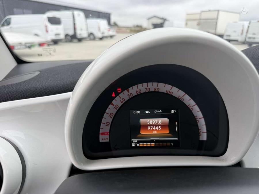 Balts Smart Fortwo 2015 Klaipėda, ar dzinēja tilpumu 1.00 L un nobraukumu 97 tūkst. km par 5900 €, foto 8 vietnē AUTOMOTO.COM.LV