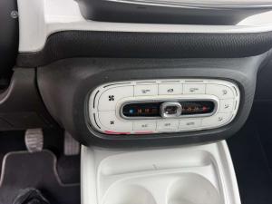 Balts Smart Fortwo 2015 Klaipėda, ar dzinēja tilpumu 1.00 L un nobraukumu 97 tūkst. km par 5900 €, foto 11 vietnē AUTOMOTO.COM.LV