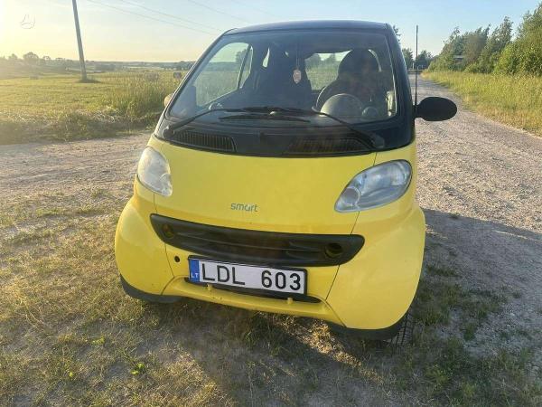 Yellow Smart Fortwo 2000 in Prienai, with an engine capacity of 8.00 L and mileage of 237 thousand km for 1111 €, photo 4 on AUTOMOTO.COM.LV