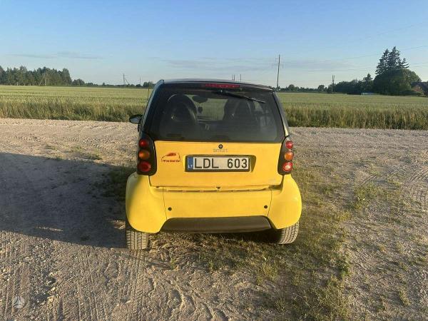 Yellow Smart Fortwo 2000 in Prienai, with an engine capacity of 8.00 L and mileage of 237 thousand km for 1111 €, photo 6 on AUTOMOTO.COM.LV