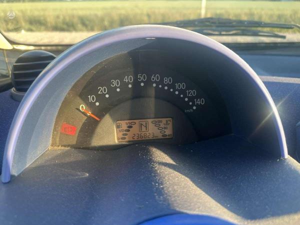 Yellow Smart Fortwo 2000 in Prienai, with an engine capacity of 8.00 L and mileage of 237 thousand km for 1111 €, photo 8 on AUTOMOTO.COM.LV