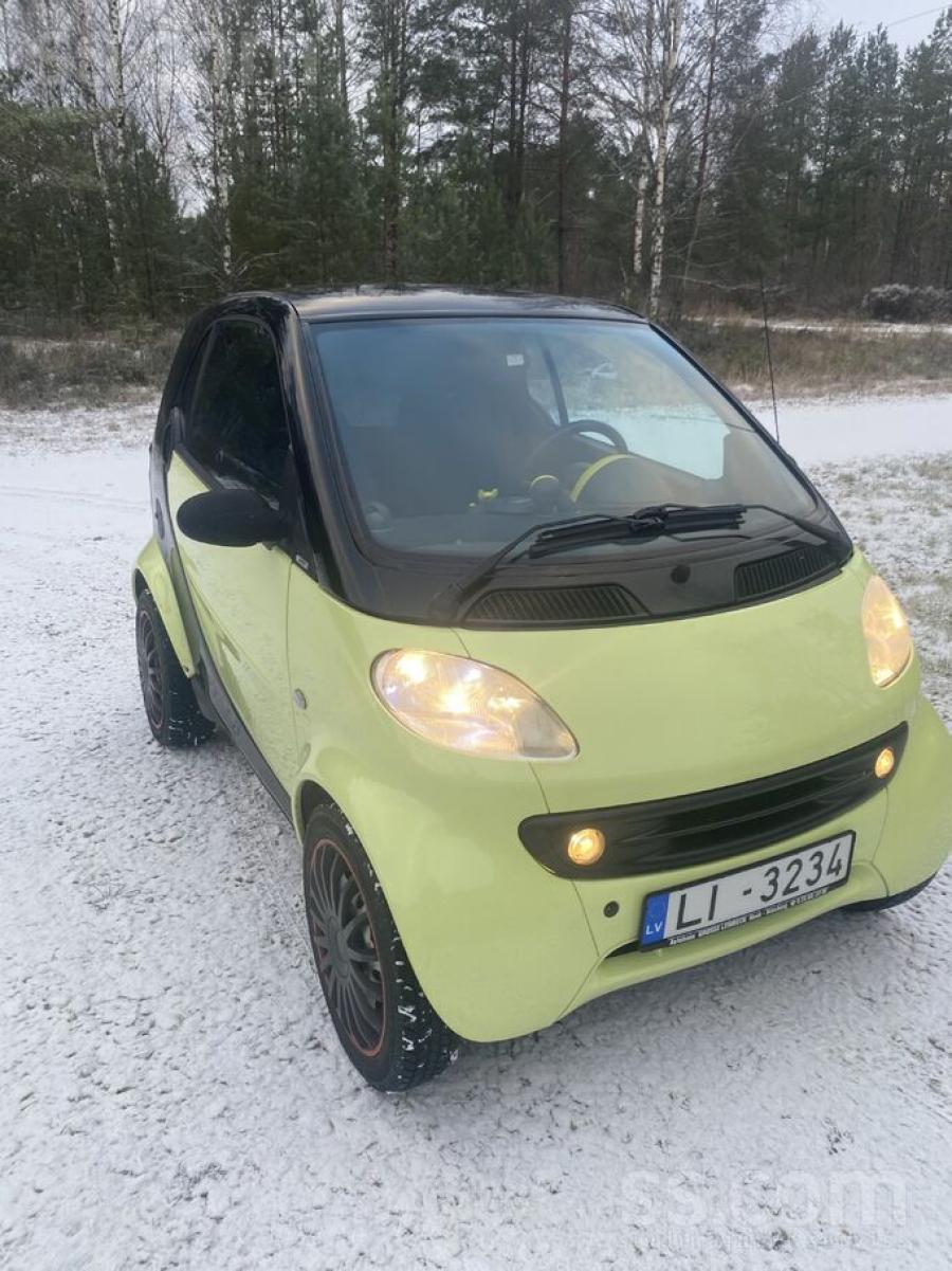 Yellow Smart Fortwo 2001 in Riga, with an engine capacity of 0.60 L and mileage of 132 thousand km for 1500 €, photo 1 on AUTOMOTO.COM.LV