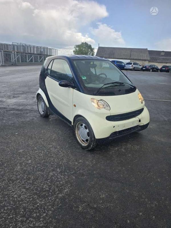 Yellow Smart Fortwo 2007 in Panevezys, with an engine capacity of 0.80 L and mileage of 190 thousand km for 1000 €, photo 1 on AUTOMOTO.COM.LV