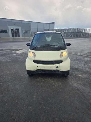 Yellow Smart Fortwo 2007 in Panevezys, with an engine capacity of 0.80 L and mileage of 190 thousand km for 1000 €, photo 3 on AUTOMOTO.COM.LV