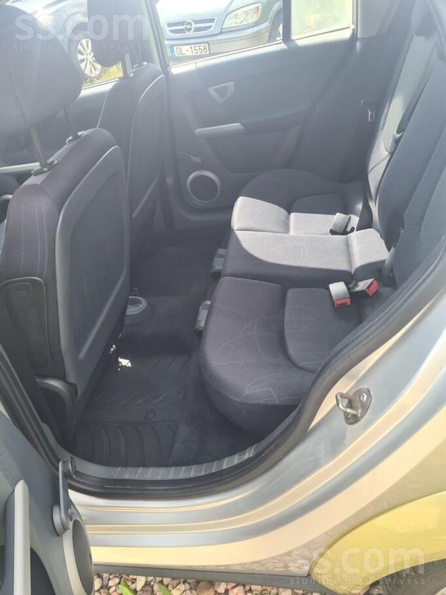 Yellow Smart Fortwo 2005 in Ludza, with an engine capacity of 1.30 L and mileage of 0 thousand km for 1650 €, photo 10 on AUTOMOTO.COM.LV