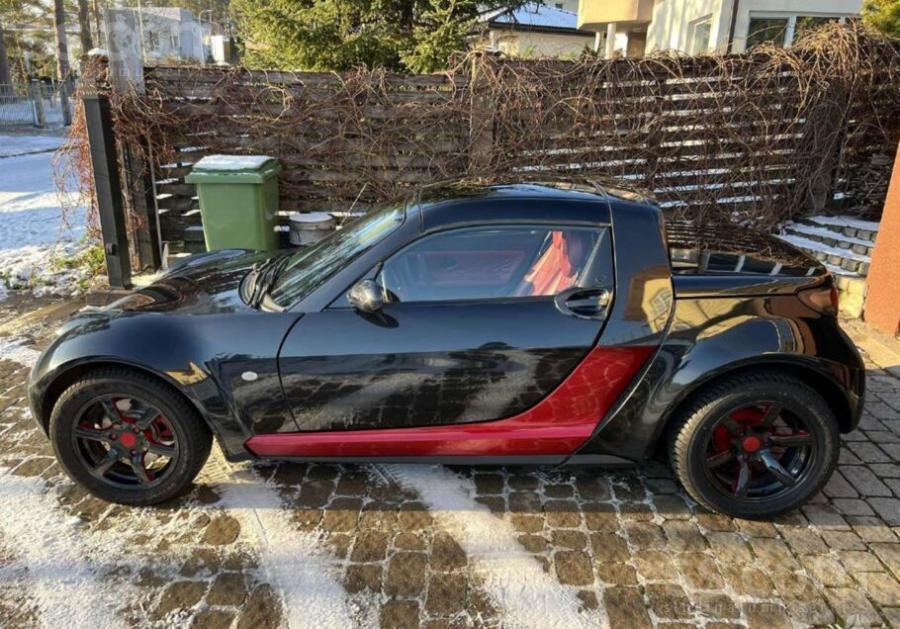 Black Smart Roadster 2005 in Riga, with an engine capacity of 0.90 L and mileage of 155 thousand km for 6500 €, photo 1 on AUTOMOTO.COM.LV