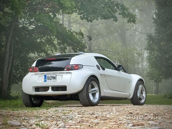 White Smart Roadster 2004 in Tallinn, with an engine capacity of 0.70 L and mileage of 111 thousand km for 6500 €, photo 2 on AUTOMOTO.COM.LV