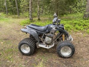 Melns SMC Wildcat 2003 Kauņa, ar dzinēja tilpumu 0.25 L un nobraukumu 80 tūkst. km par 1300 €, foto 5 vietnē AUTOMOTO.COM.LV