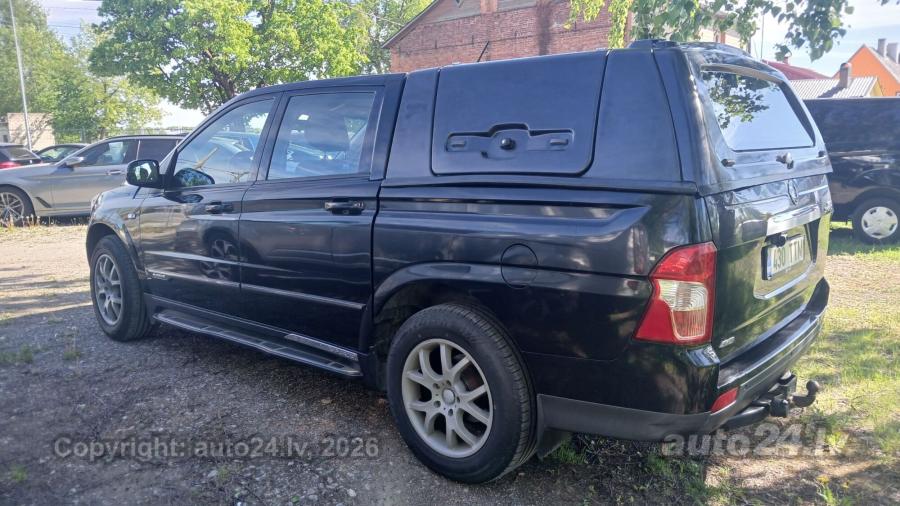 Melns SsangYong Actyon 2015 Pērnava, ar dzinēja tilpumu 2.00 L un nobraukumu 188 tūkst. km par 9499 €, foto 5 vietnē AUTOMOTO.COM.LV