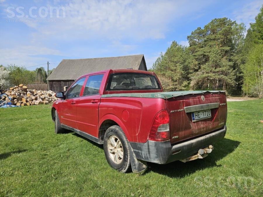 Sarkans SsangYong Actyon 2008 Daugavpils, ar dzinēja tilpumu 2.00 L un nobraukumu 204 tūkst. km par 2000 €, foto 3 vietnē AUTOMOTO.COM.LV