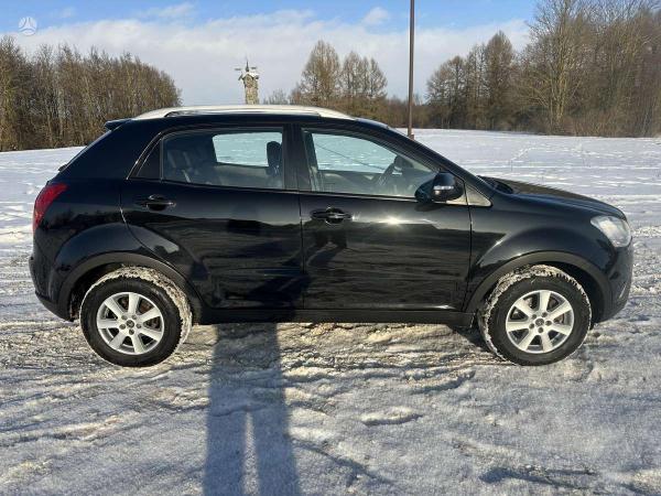 Melns SsangYong Korando 2013 Šauļi, ar dzinēja tilpumu 2.00 L un nobraukumu 204 tūkst. km par 4150 €, foto 4 vietnē AUTOMOTO.COM.LV