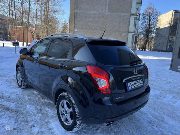 Melns SsangYong Korando 2016 Kauņa, ar dzinēja tilpumu 2.00 L un nobraukumu 98 tūkst. km par 6999 €, foto 3 vietnē AUTOMOTO.COM.LV