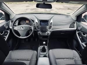 Black SsangYong Korando 2016 in Tallinn, with an engine capacity of 2.00 L and mileage of 89 thousand km for 6500 €, photo 8 on AUTOMOTO.COM.LV
