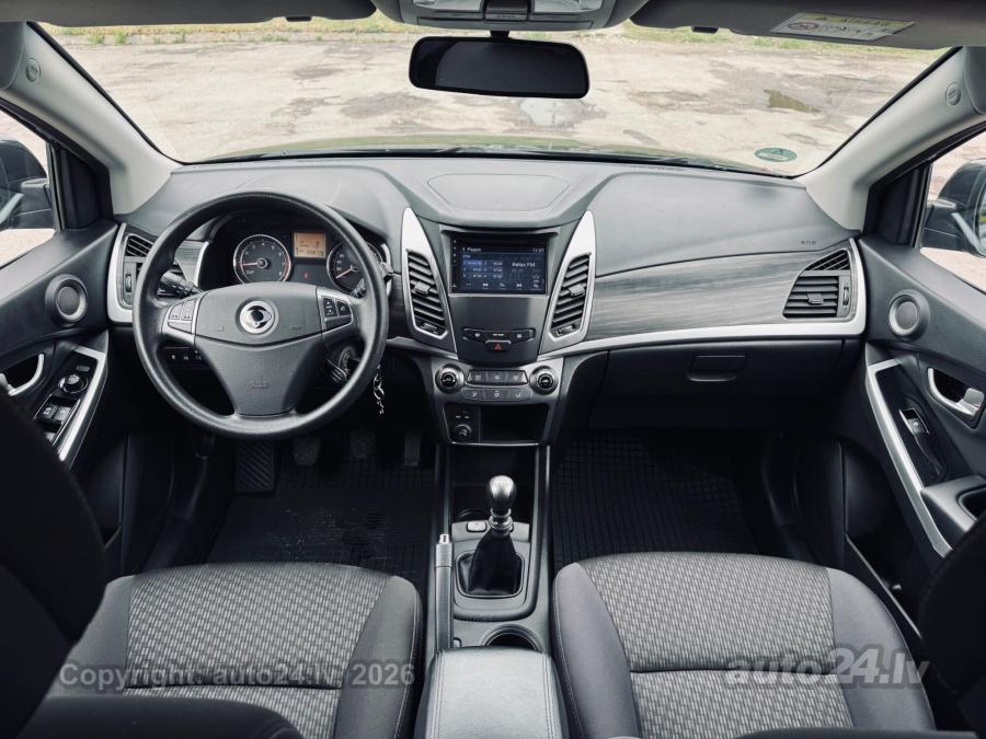 Black SsangYong Korando 2016 in Tallinn, with an engine capacity of 2.00 L and mileage of 89 thousand km for 6500 €, photo 8 on AUTOMOTO.COM.LV