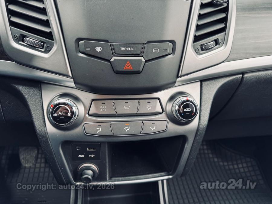 Black SsangYong Korando 2016 in Tallinn, with an engine capacity of 2.00 L and mileage of 89 thousand km for 6500 €, photo 17 on AUTOMOTO.COM.LV