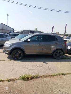 Brown SsangYong Korando 2011 in Kaunas, with an engine capacity of 2.00 L and mileage of 238 thousand km for 1650 €, photo 3 on AUTOMOTO.COM.LV