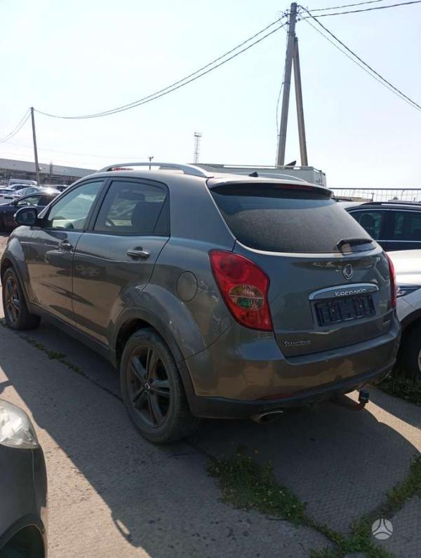 Brown SsangYong Korando 2011 in Kaunas, with an engine capacity of 2.00 L and mileage of 238 thousand km for 1650 €, photo 9 on AUTOMOTO.COM.LV