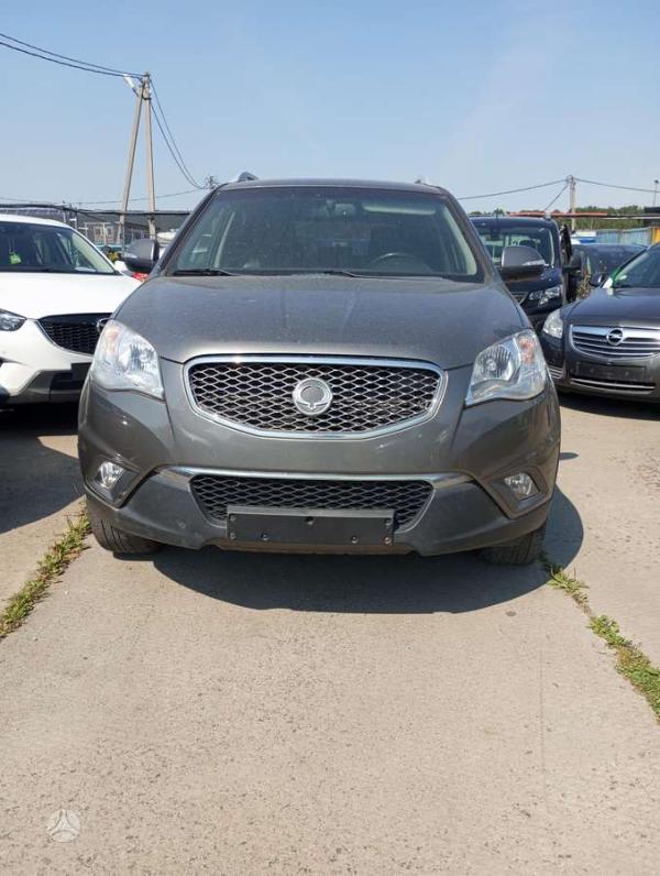 Brown SsangYong Korando 2011 in Kaunas, with an engine capacity of 2.00 L and mileage of 238 thousand km for 1650 €, photo 3 on AUTOMOTO.COM.LV