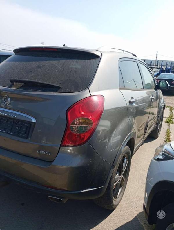 Brown SsangYong Korando 2011 in Kaunas, with an engine capacity of 2.00 L and mileage of 238 thousand km for 1650 €, photo 7 on AUTOMOTO.COM.LV