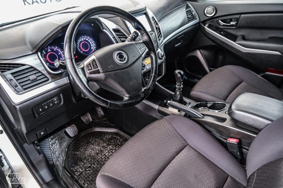 SsangYong Korando 2016 in Kaunas, with an engine capacity of 2.20 L and mileage of 209 thousand km for 5790 €, photo 6 on AUTOMOTO.COM.LV
