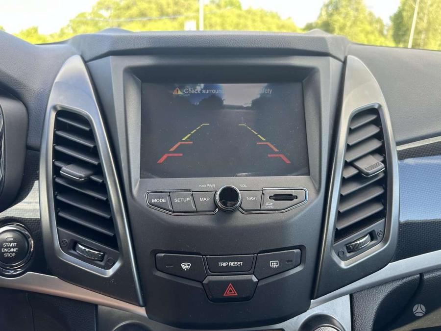 SsangYong Korando 2018 in Taurage, with an engine capacity of 2.20 L and mileage of 128 thousand km for 5900 €, photo 18 on AUTOMOTO.COM.LV