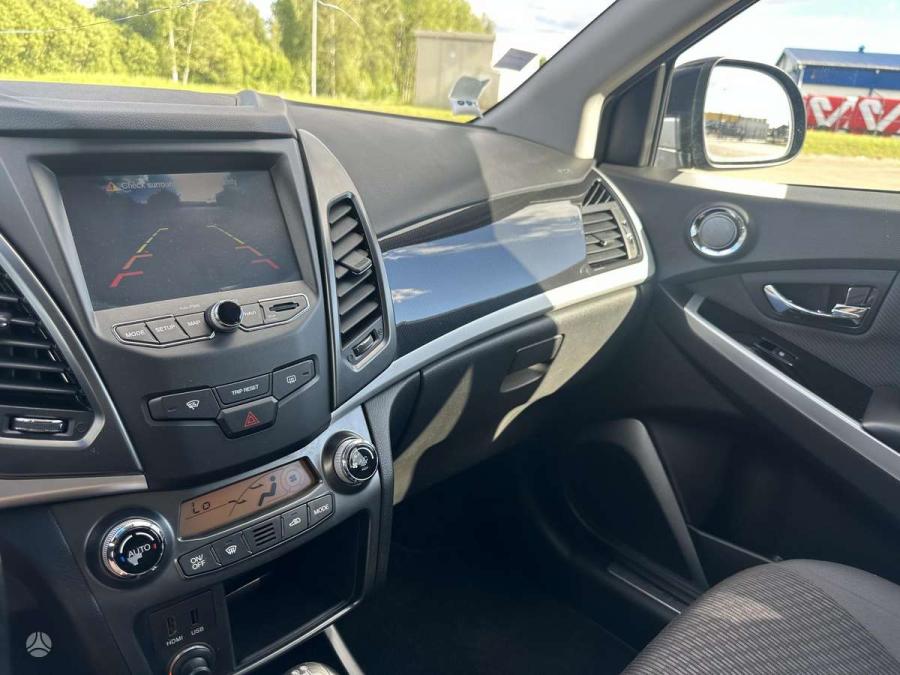 SsangYong Korando 2018 in Taurage, with an engine capacity of 2.20 L and mileage of 128 thousand km for 5900 €, photo 19 on AUTOMOTO.COM.LV