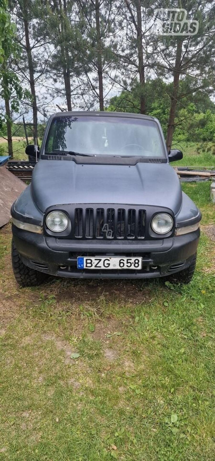 Pelēks SsangYong Korando 2001 Šalčininkai, ar dzinēja tilpumu 2.00 L un nobraukumu 274 tūkst. km par 1800 €, foto 1 vietnē AUTOMOTO.COM.LV