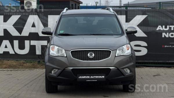 Pelēks SsangYong Korando 2011 Liepāja, ar dzinēja tilpumu 2.00 L un nobraukumu 281 tūkst. km par 4450 €, foto 1 vietnē AUTOMOTO.COM.LV