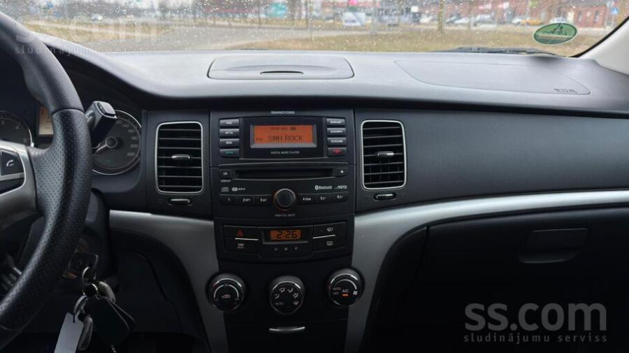 Pelēks SsangYong Korando 2011 Liepāja, ar dzinēja tilpumu 2.00 L un nobraukumu 281 tūkst. km par 4450 €, foto 15 vietnē AUTOMOTO.COM.LV