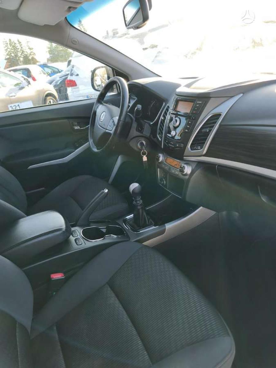 Pelēks SsangYong Korando 2015 Tauragė, ar dzinēja tilpumu 2.00 L un nobraukumu 192 tūkst. km par 3450 €, foto 16 vietnē AUTOMOTO.COM.LV
