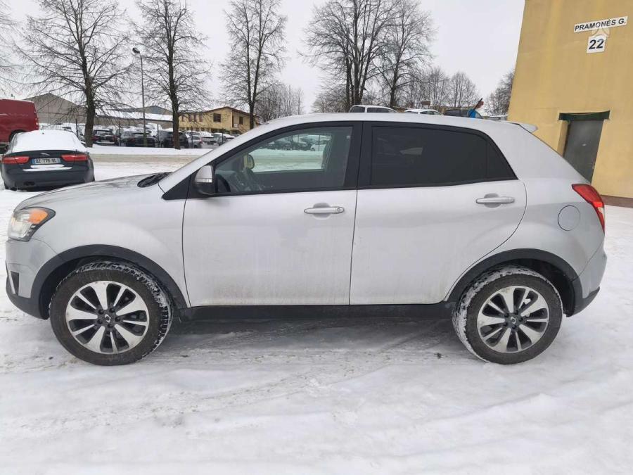 Pelēks SsangYong Korando 2015 Tauragė, ar dzinēja tilpumu 2.00 L un nobraukumu 267 tūkst. km par 4200 €, foto 6 vietnē AUTOMOTO.COM.LV