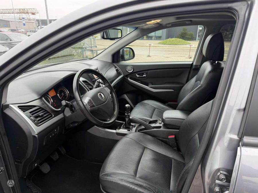 Pelēks SsangYong Korando 2015 Šauļi, ar dzinēja tilpumu 2.00 L un nobraukumu 141 tūkst. km par 4590 €, foto 12 vietnē AUTOMOTO.COM.LV