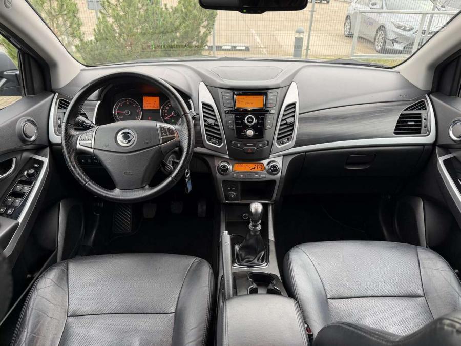 Pelēks SsangYong Korando 2015 Šauļi, ar dzinēja tilpumu 2.00 L un nobraukumu 141 tūkst. km par 4590 €, foto 14 vietnē AUTOMOTO.COM.LV