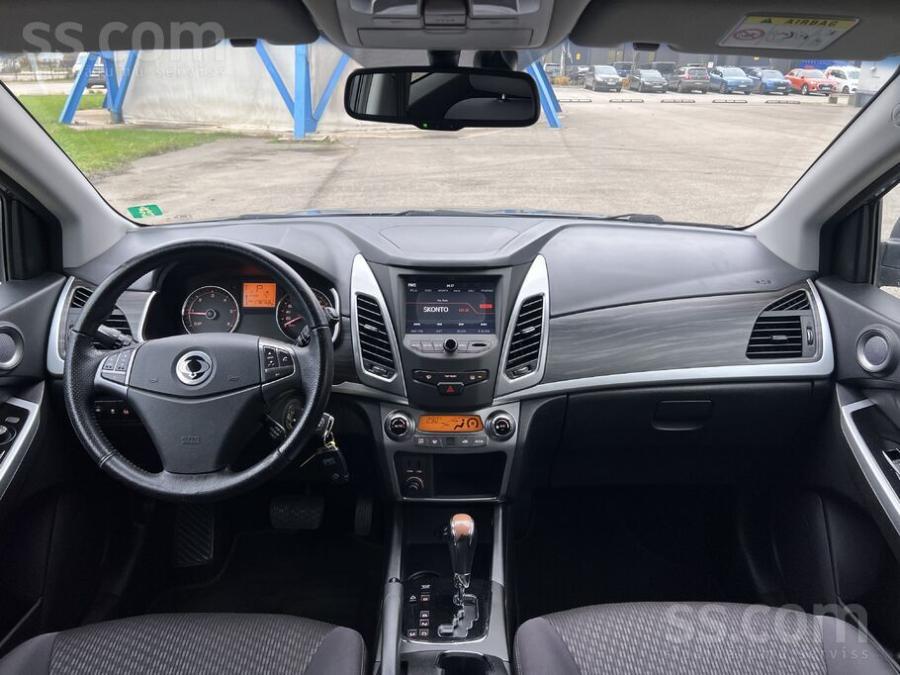 Grey SsangYong Korando 2017 in Riga, with an engine capacity of 2.20 L and mileage of 179 thousand km for 6950 €, photo 12 on AUTOMOTO.COM.LV