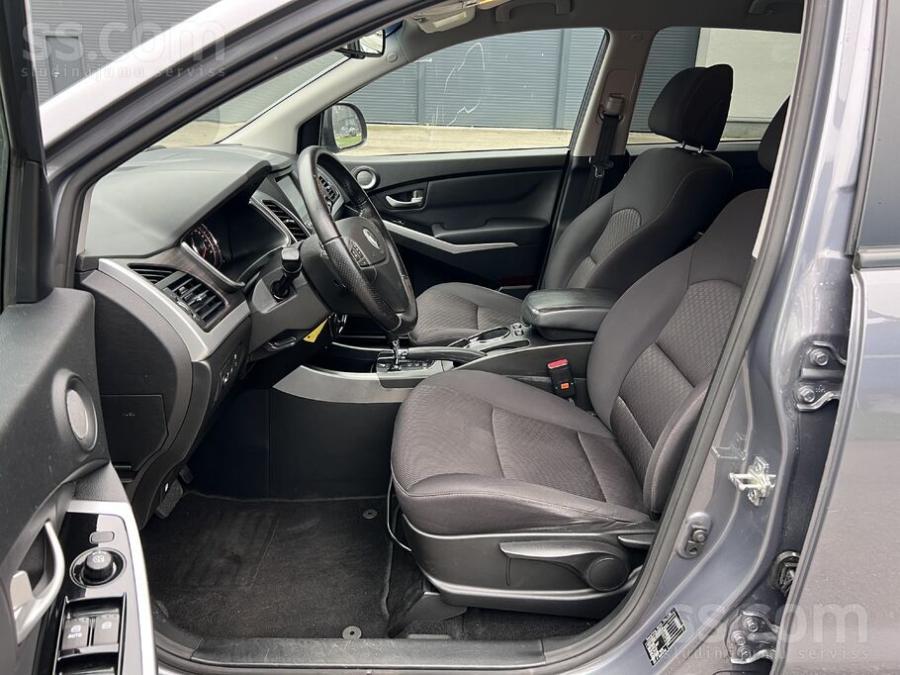 Pelēks SsangYong Korando 2017 Limbaži, ar dzinēja tilpumu 2.20 L un nobraukumu 179 tūkst. km par 6550 €, foto 9 vietnē AUTOMOTO.COM.LV