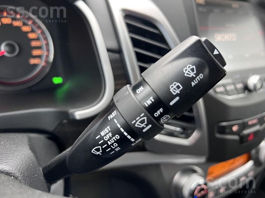 Pelēks SsangYong Korando 2017 Limbaži, ar dzinēja tilpumu 2.20 L un nobraukumu 179 tūkst. km par 6550 €, foto 19 vietnē AUTOMOTO.COM.LV
