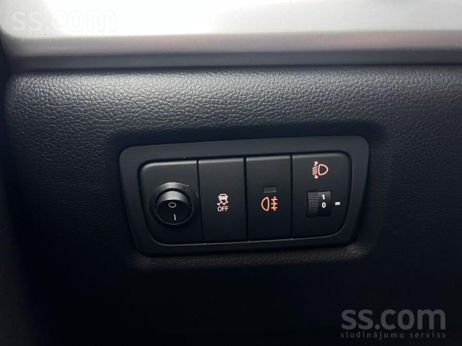 Pelēks SsangYong Korando 2017 Limbaži, ar dzinēja tilpumu 2.20 L un nobraukumu 179 tūkst. km par 6550 €, foto 24 vietnē AUTOMOTO.COM.LV