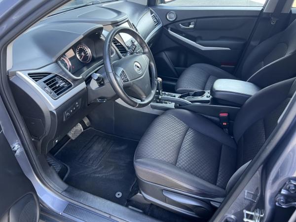 Grey SsangYong Korando 2017 in Riga, with an engine capacity of 2.20 L and mileage of 179 thousand km for 7550 €, photo 5 on AUTOMOTO.COM.LV