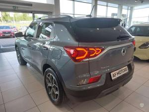 Grey SsangYong Korando 2023 in Kaunas, with an engine capacity of 1.50 L and mileage of 8 thousand km for 24999 €, photo 2 on AUTOMOTO.COM.LV