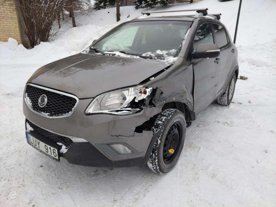 Oranžs SsangYong Korando 2011 Viļņa, ar dzinēja tilpumu 2.00 L un nobraukumu 290 tūkst. km par 1899 €, foto 1 vietnē AUTOMOTO.COM.LV