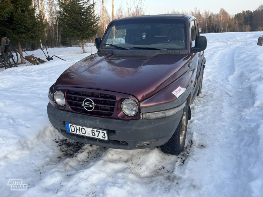 Sarkans SsangYong Korando 1998 Ignalina, ar dzinēja tilpumu 2.30 L un nobraukumu 300 tūkst. km par 1200 €, foto 1 vietnē AUTOMOTO.COM.LV