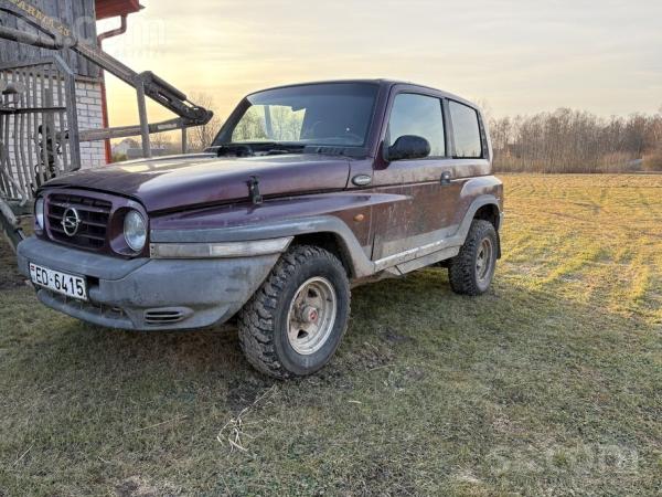 Sarkans SsangYong Korando 2001 Gulbene, ar dzinēja tilpumu 2.00 L un nobraukumu 291 tūkst. km par 1900 €, foto 1 vietnē AUTOMOTO.COM.LV