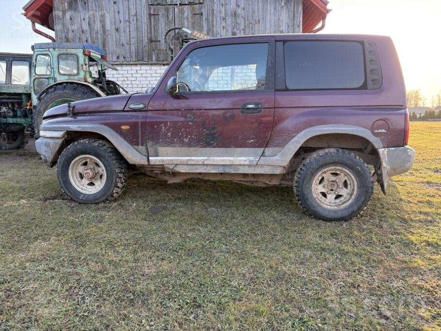 Sarkans SsangYong Korando 2001 Gulbene, ar dzinēja tilpumu 2.00 L un nobraukumu 291 tūkst. km par 1900 €, foto 3 vietnē AUTOMOTO.COM.LV