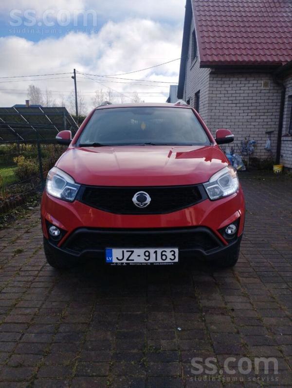 Red SsangYong Korando 2015 in Jurmala, with an engine capacity of 2.00 L and mileage of 104 thousand km for 4400 €, photo 1 on AUTOMOTO.COM.LV