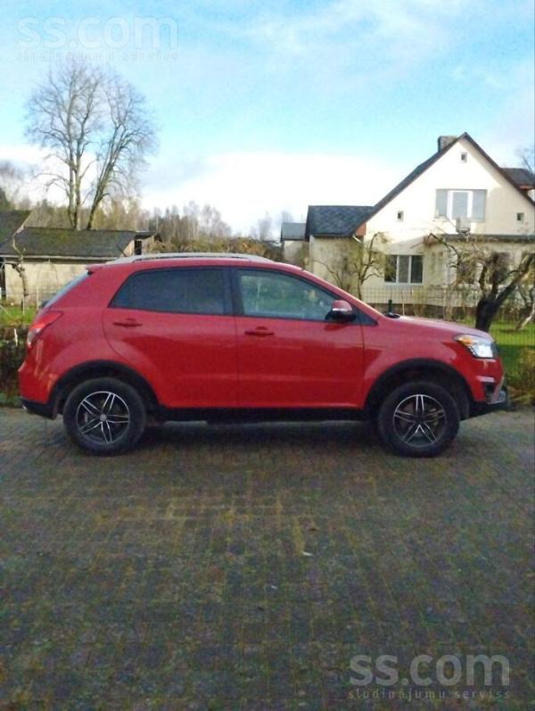 Red SsangYong Korando 2015 in Jurmala, with an engine capacity of 2.00 L and mileage of 104 thousand km for 4400 €, photo 4 on AUTOMOTO.COM.LV