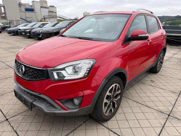 Red SsangYong Korando 2016 in Marijampole, with an engine capacity of 2.16 L and mileage of 130 thousand km for 3499 €, photo 1 on AUTOMOTO.COM.LV